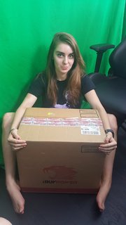 Loserfruit's Feet - Photos, Shoe Size, and More | FeetDatabase.com
