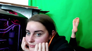 Loserfruit's Feet - Photos, Shoe Size, and More | FeetDatabase.com