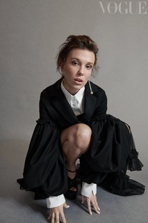 Millie Bobby Brown's Feet - Photos, Shoe Size, and More | FeetDatabase.com