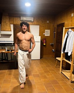 Riley Murdock's feet