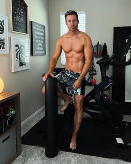 Photo galleries - wikiFeet Men